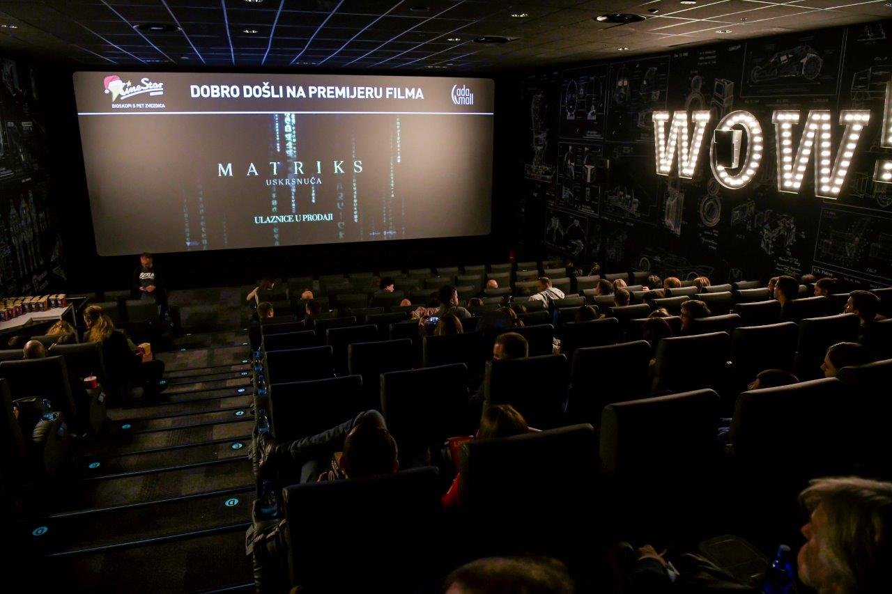 Premijera Matriks: Uskrsnuća u CineStaru obojila ADA MALL u zelene
