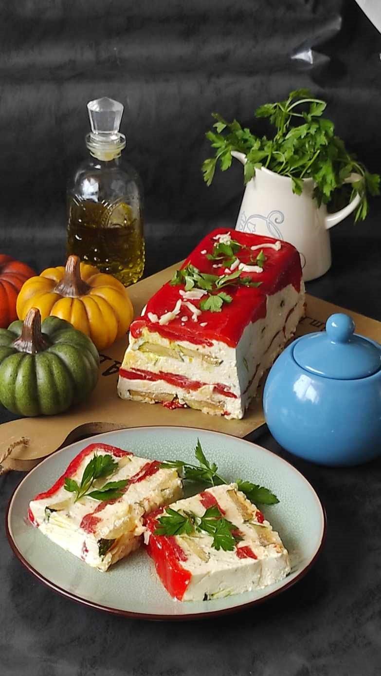 Aromatično , hladno predjelo od pečenih paprika i tikvica